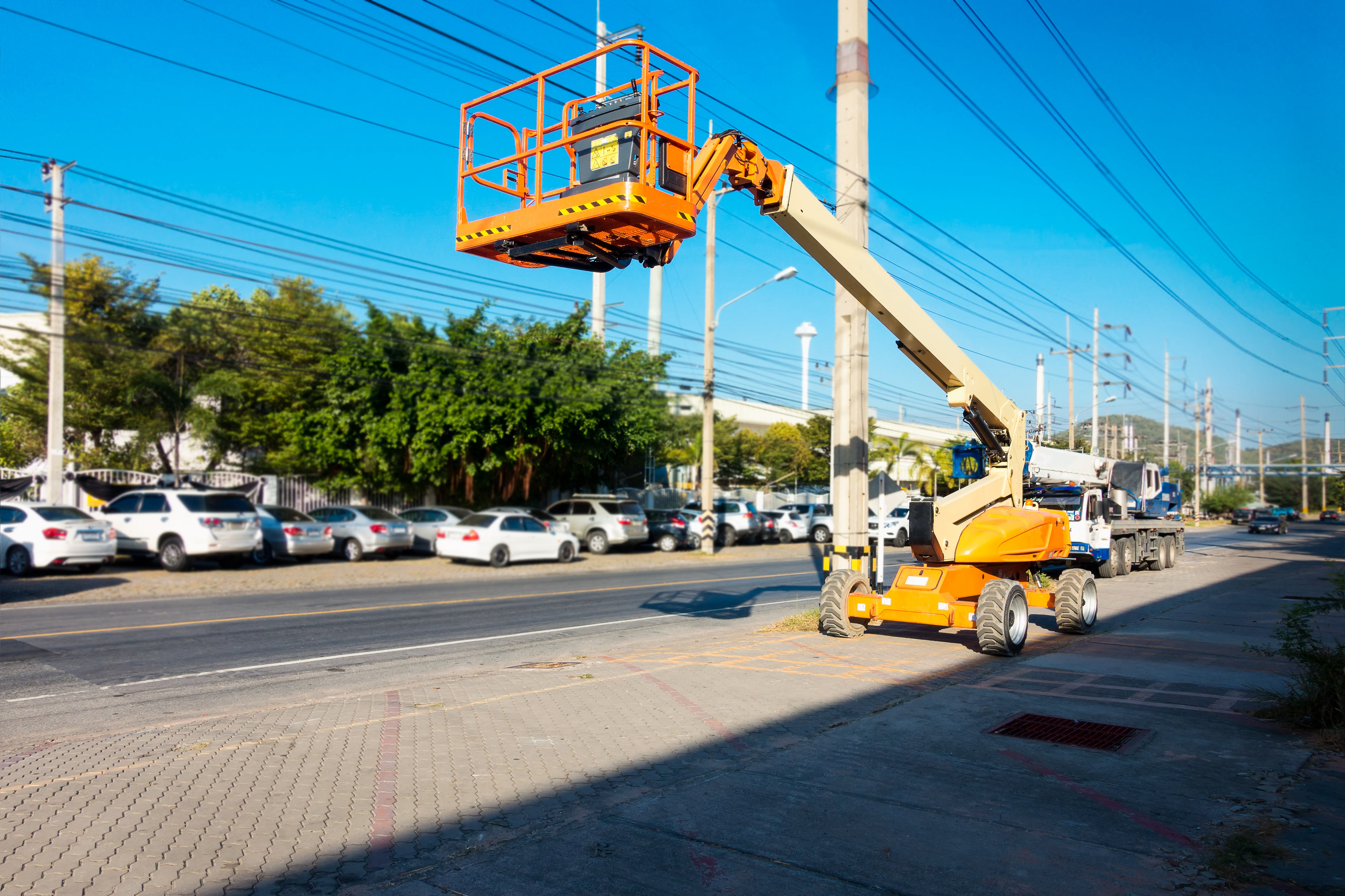 Aerial Bucket Lift Safety Alert